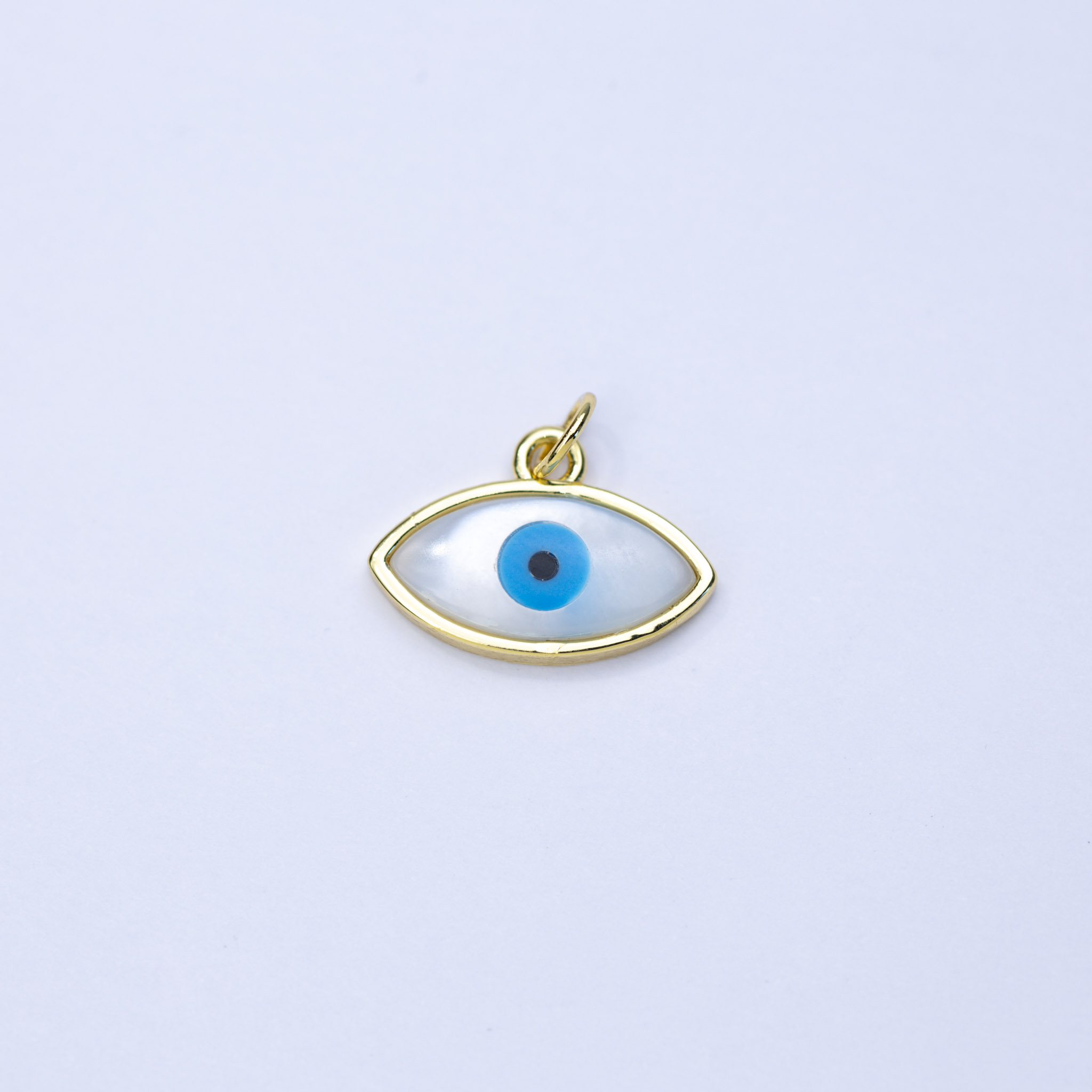 Shell Evil Eye pendant 17mm
